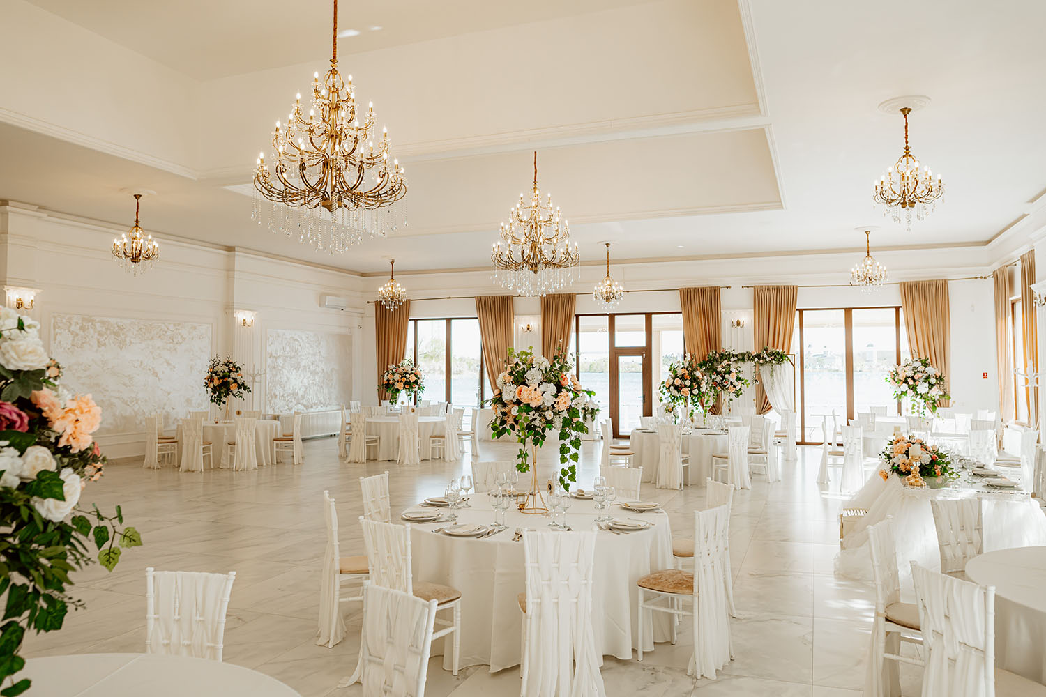 Salon Luxury - Cernica Events - Locatia ta de vis aproape de natura